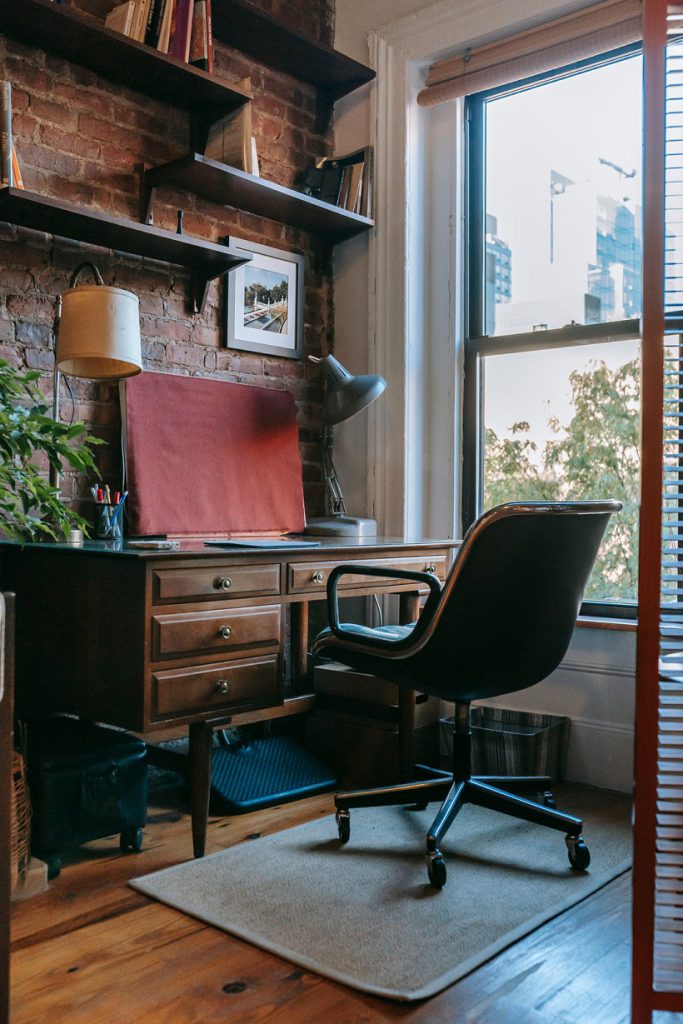 Create Your Own Cozy Reading Place at Home | iCreatived