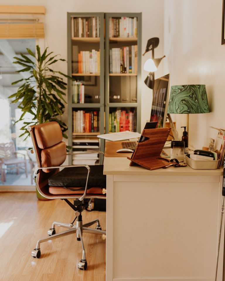 Home Office Design Guide: 8 Steps to Follow | iCreatived